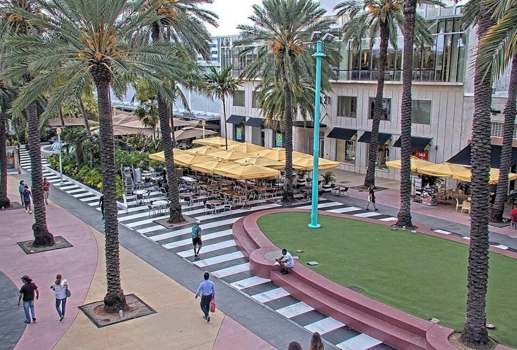 Live Cam Miami Beach — City in real time 2025